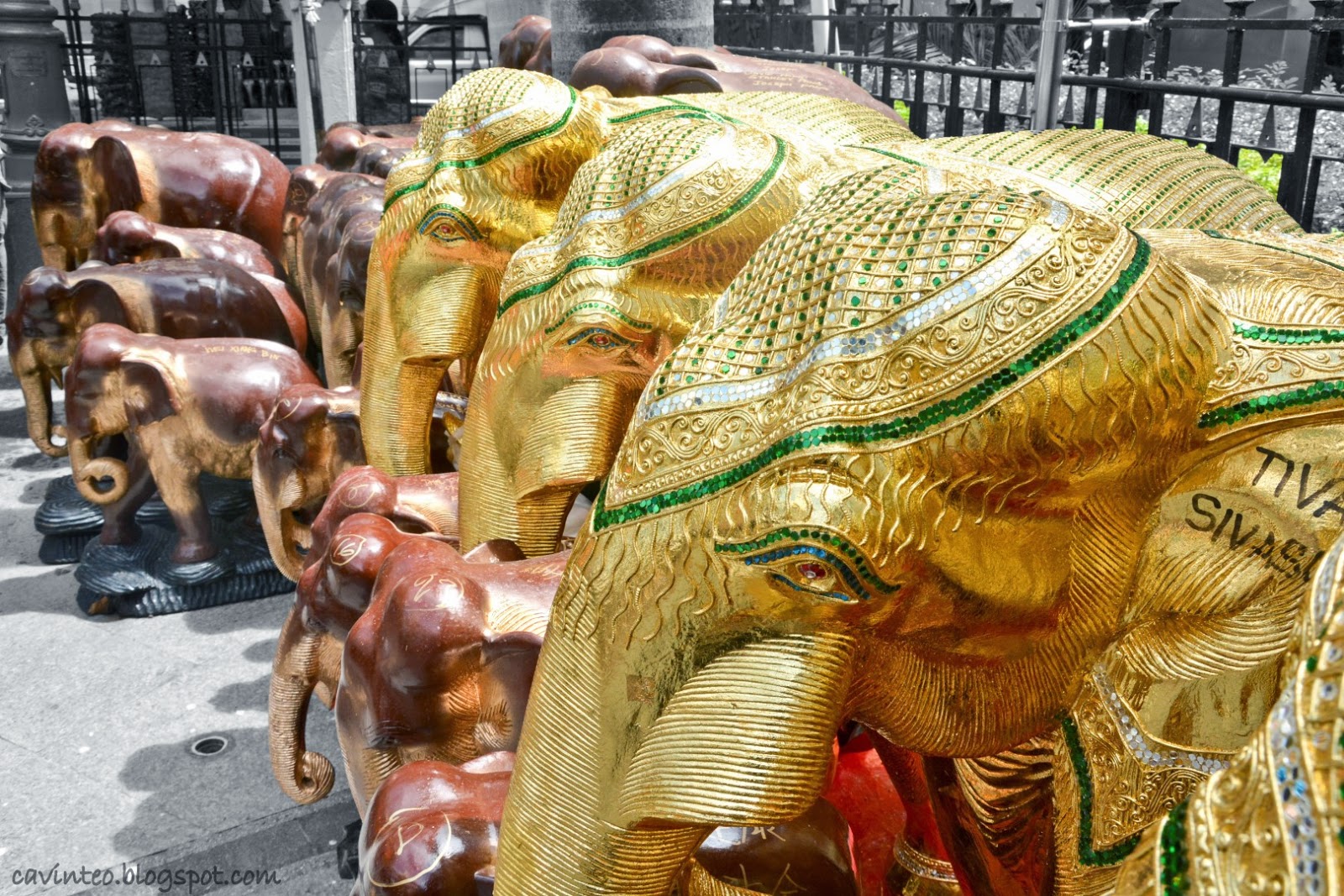 Entree Kibbles: Four-Faced Buddha (四面佛 Erawan Shrine aka Thao Maha ...